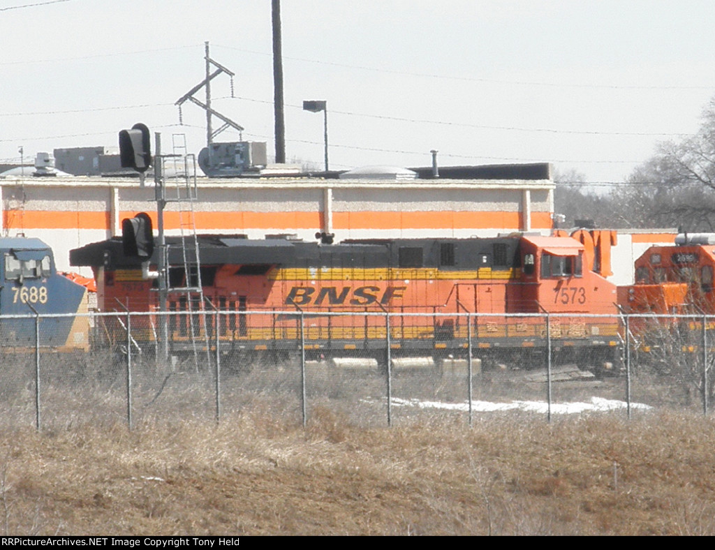 BNSF 7573